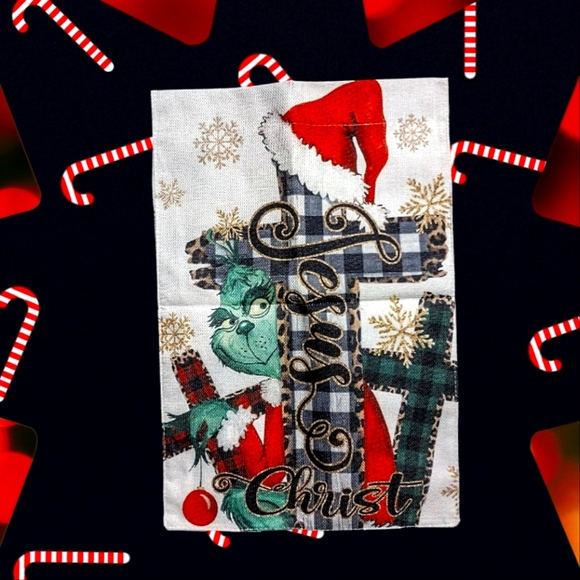 Holiday | The Grinch Hiding Behind The Cross Of Jesus Christ Garden ...